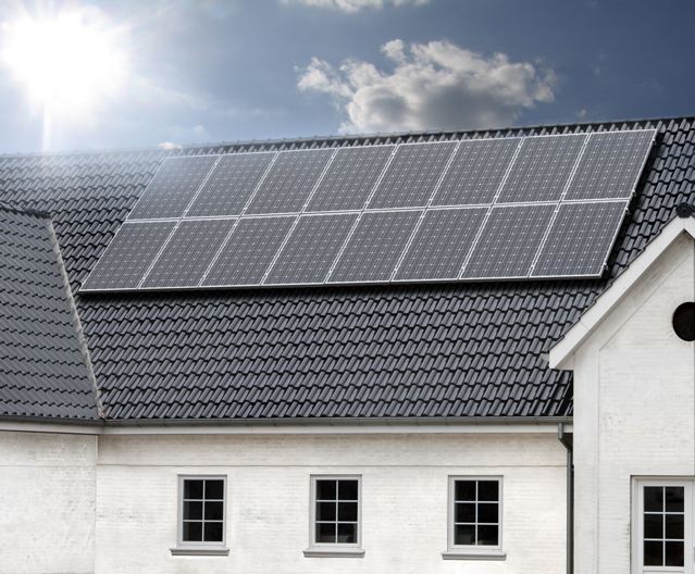 montering solcellerinstallera solceller, solcellssystem.