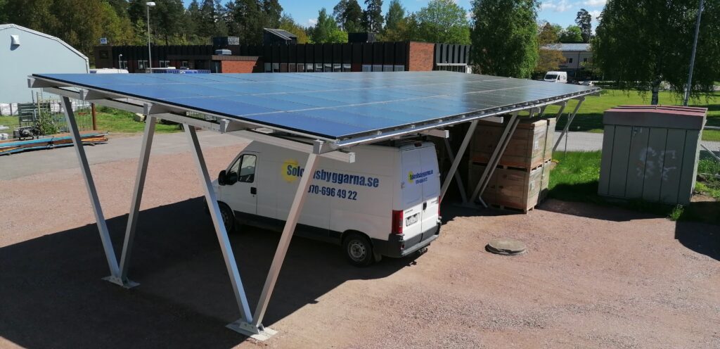 Vattentät Carport med solceller - Solcellsbyggarna
